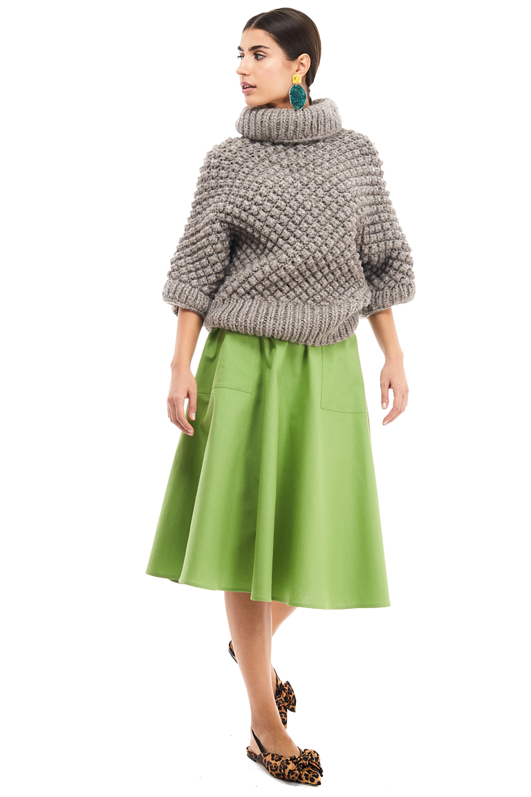 Hand-knitted Wool Sweaters: How to Stay Comfy in Cold Weather